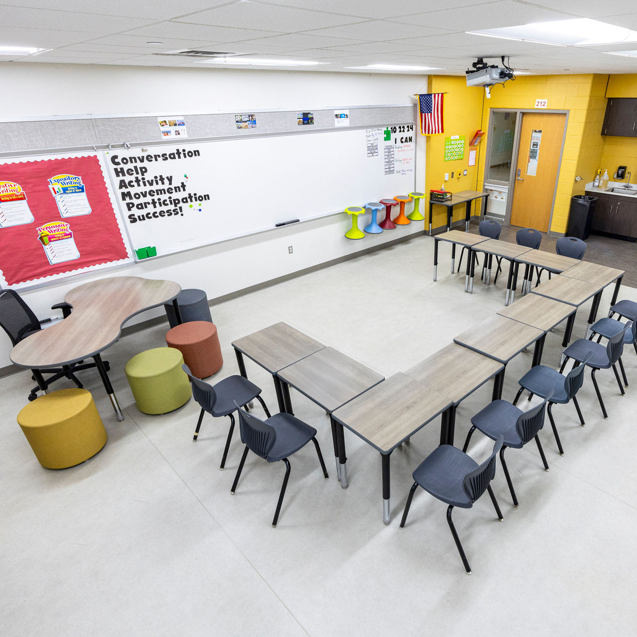 Cascade Desk | AmTab | Modern Popular Fun