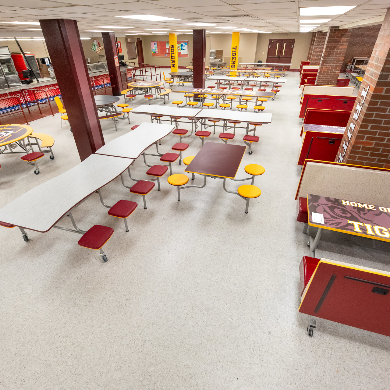 Mobile Stool Table - Rectangle - 4 Stools | AmTab | Modern Popular Fun